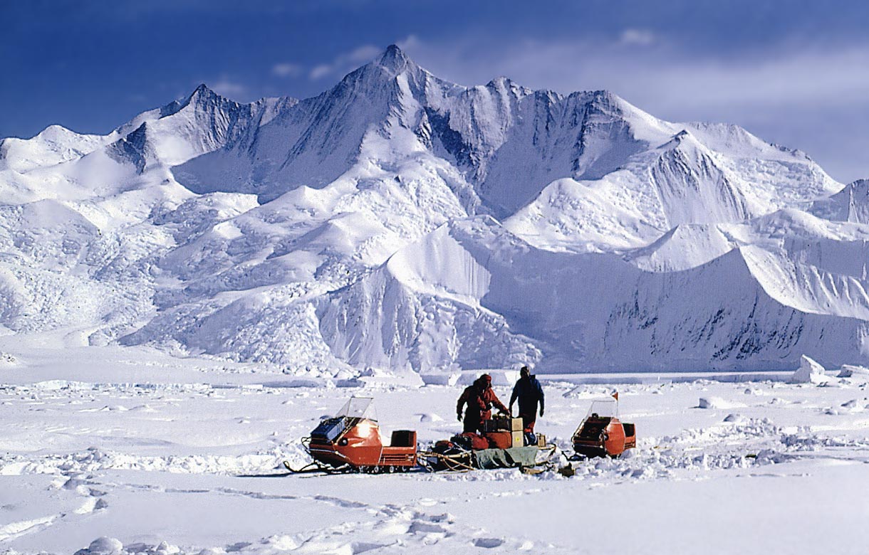MountHerschel in Antarctica : an impressive 3335-m peak is named after William Herschel’s son ...